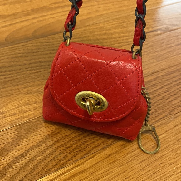 Saks Fifth Avenue | Bags | Saks Fifth Avenue Tiny Leather Purse ...